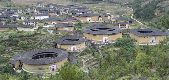 TULOU: HAKKA GROUP HOUSES OF FUJIAN PROVINCE | Facts and Details